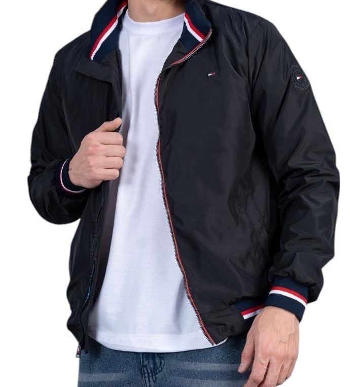 Casaca Tommy Hilfiger acolchada impermeable color negro – Pikké Collection